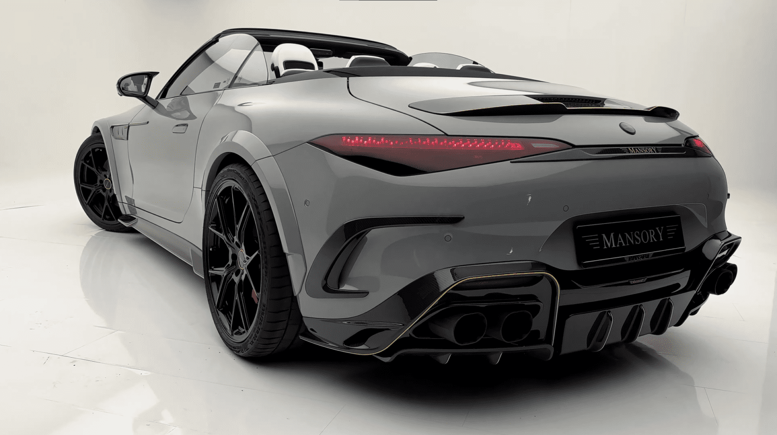 Mercedes-AMG SL63 2024: Luxo e Potência Reinventados