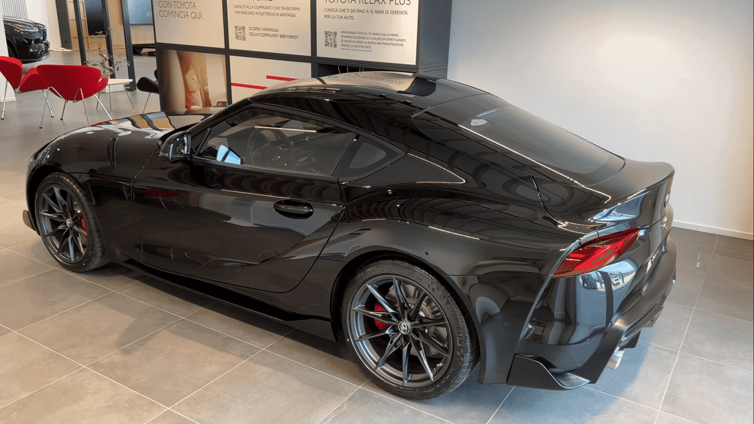 Toyota GR Supra 2023: A Fusão de Design, Luxo e Desempenho
