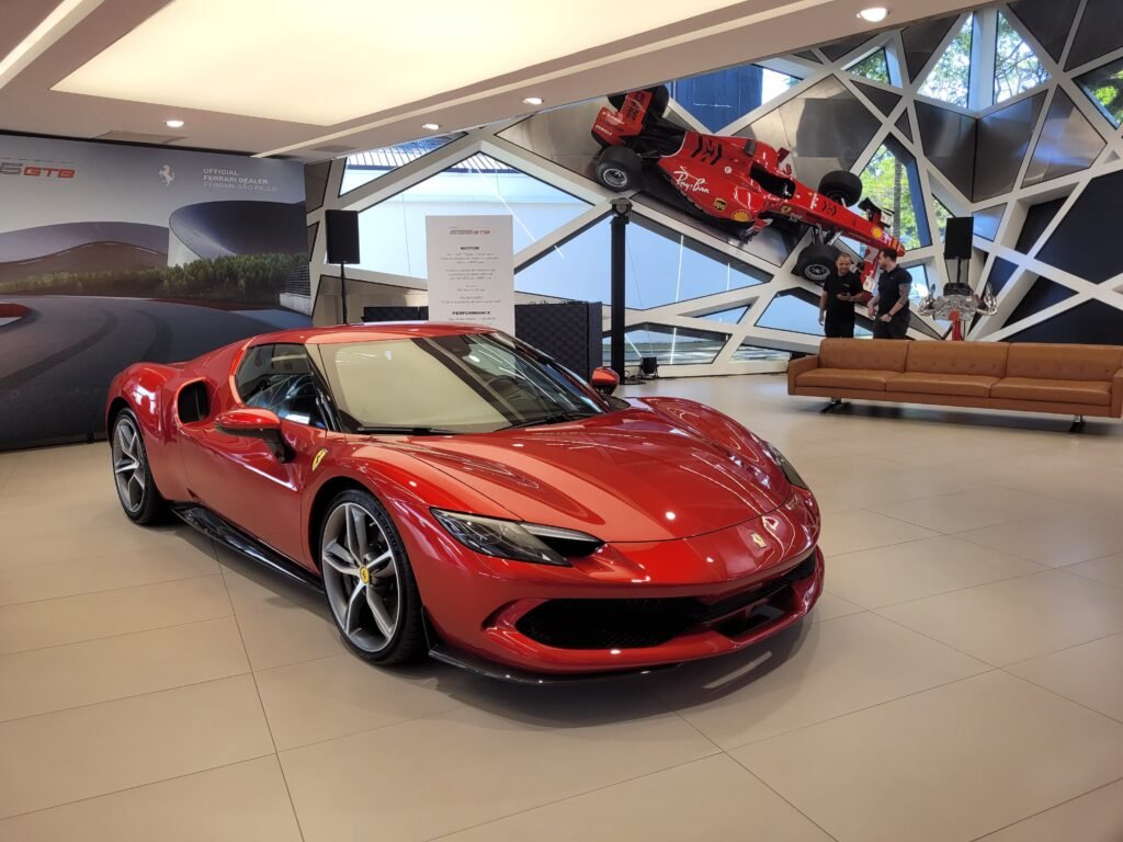 Últimos 10 carros lançados pela Ferrari 2024