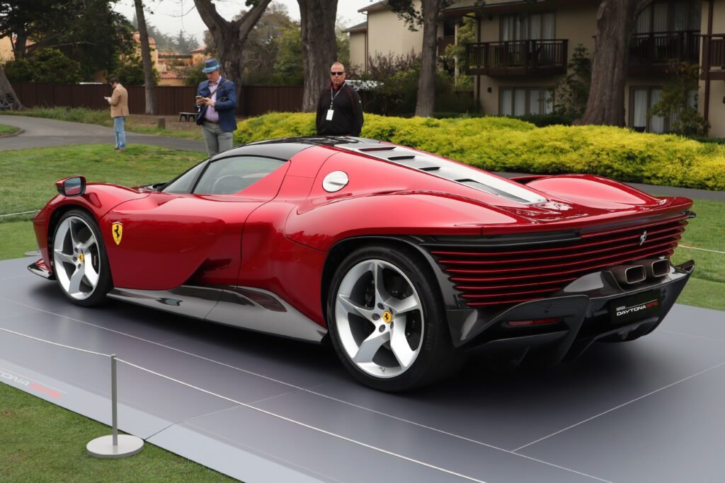 Últimos 10 carros lançados pela Ferrari 2024