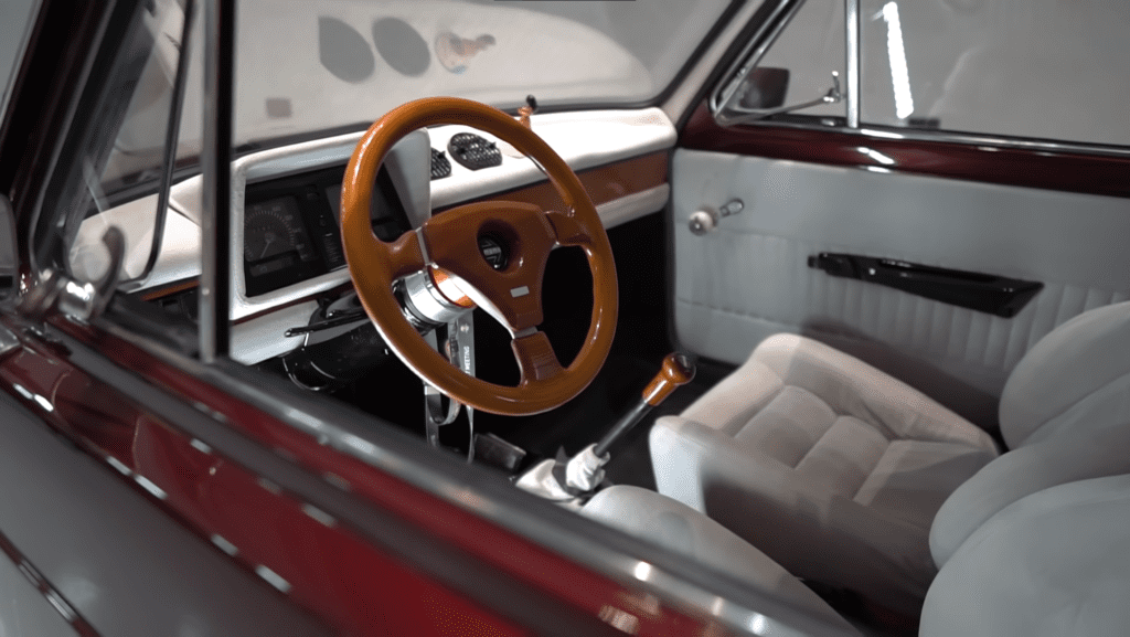 Fiat 147 Customizado: Rodas BBS, Cor Exclusiva e muito mais