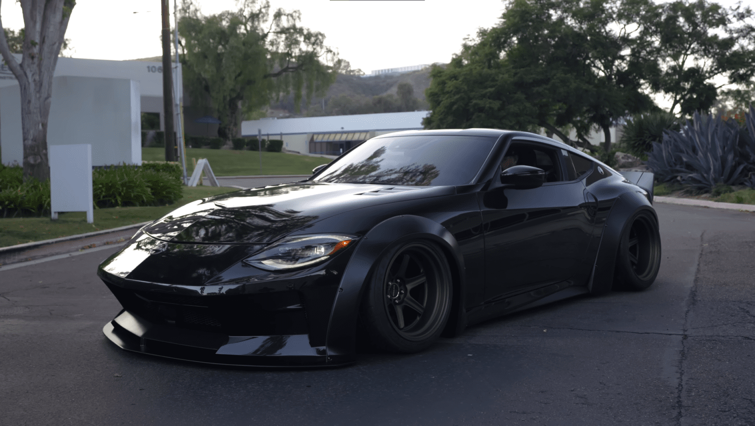 Transformação Espetacular: Nissan Z 2023 Liberty Walk