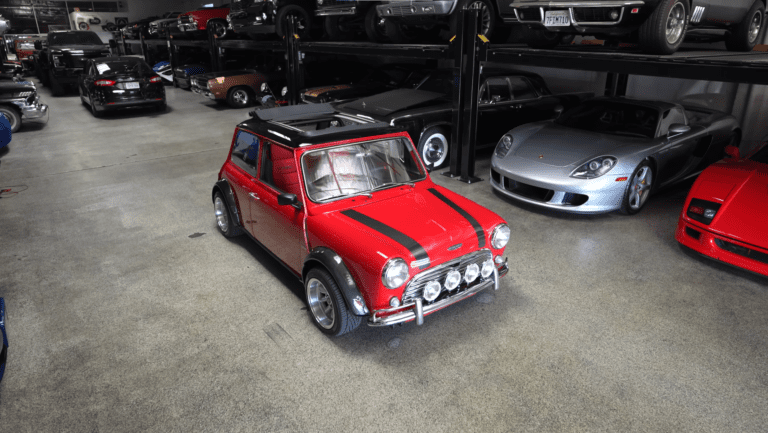 Transformação Incrível: Mini Cooper de 1966 com Motor Type R