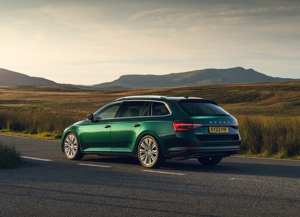 Škoda Superb Sleeper Edition 2024: Luxo e 477PS de Potência