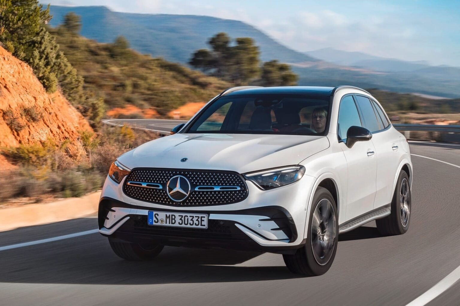 Mercedes-Benz GLC 300 4MATIC AMG Line 2025