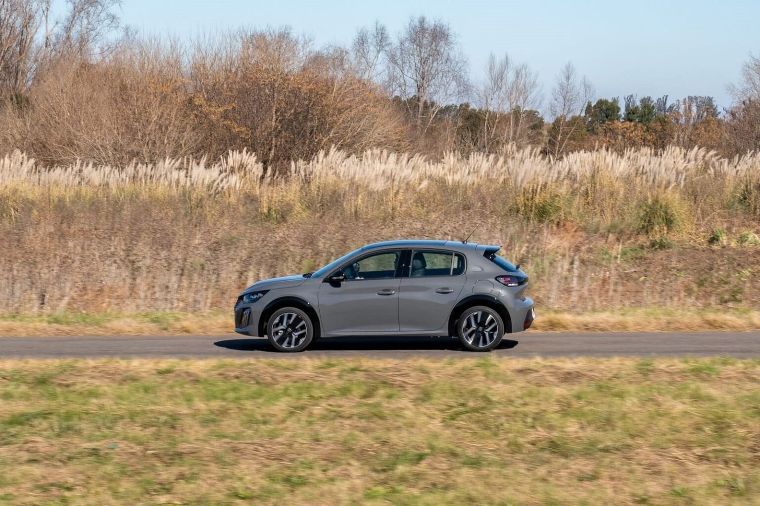 Peugeot 208 2025: Tudo Sobre o Novo Design e Motores