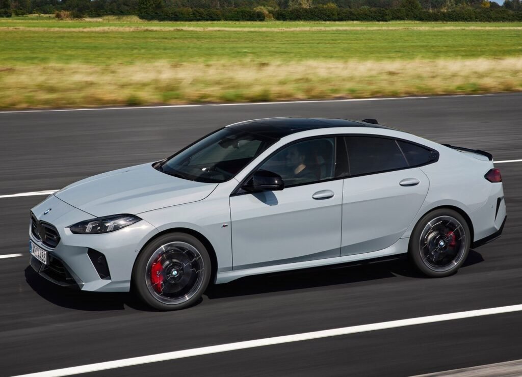 Tecnologia Avançada no BMW M235i Gran Coupé 2025